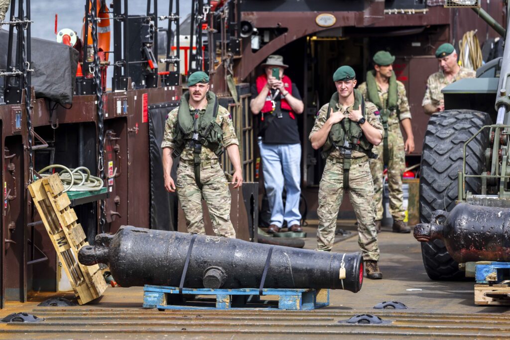 Commandos deliver historic cannon to help revamp Plymouth Harbour ...